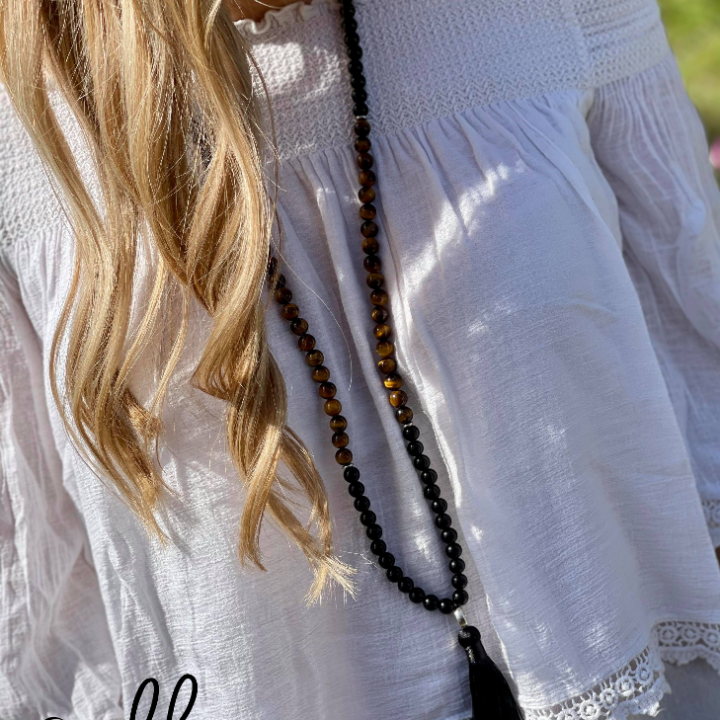 Collier bohème chic AVA 56cm en perles noires et marrons